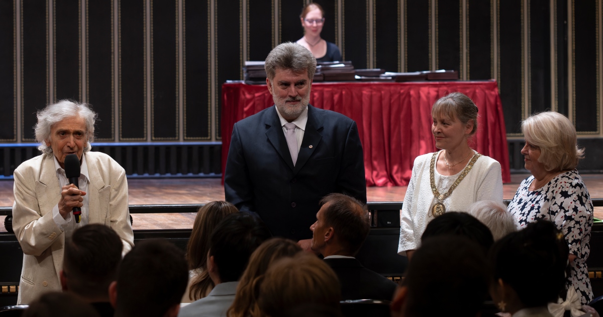 Medveczky Ádám karmester kapta az első Balassa Sándor Díjat | Liszt ...